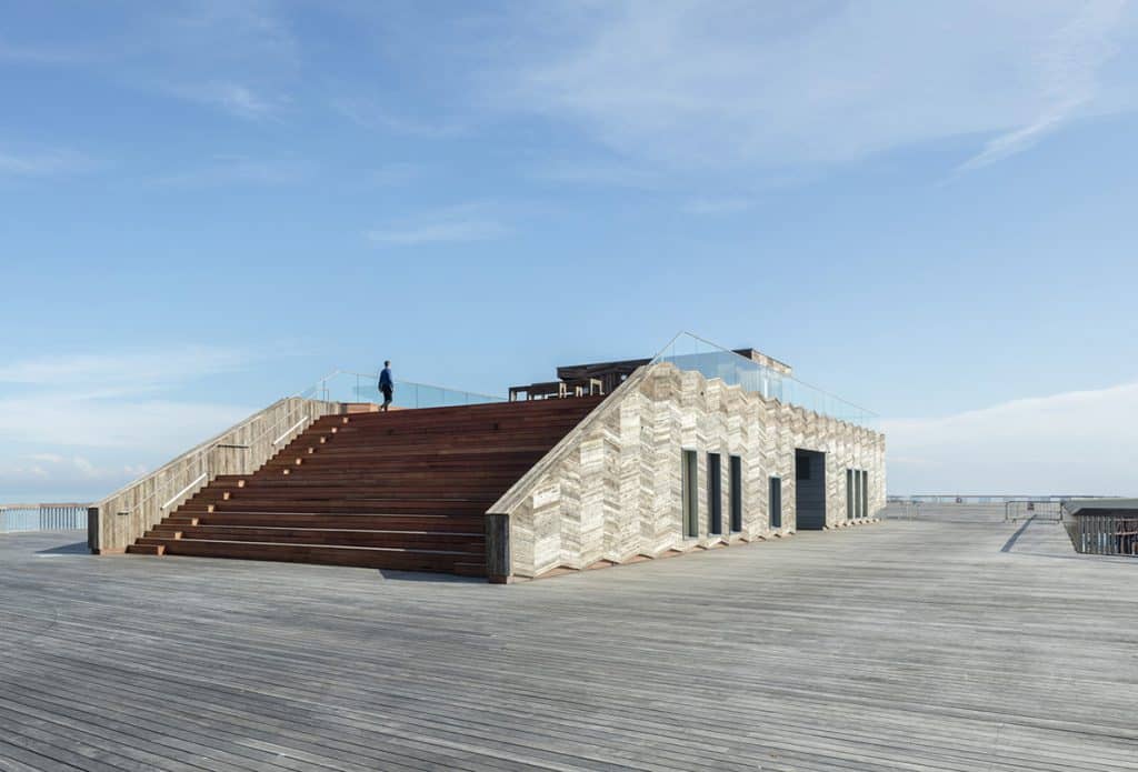 Hastings Pier - Beaming